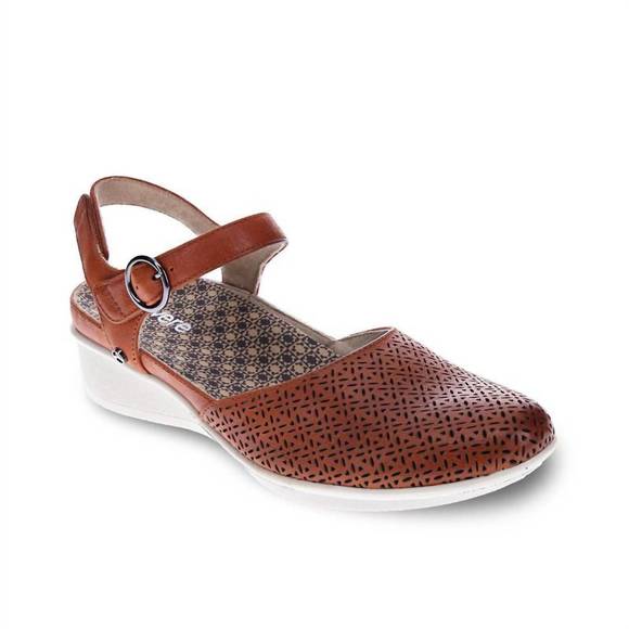 REVERE | Shoes | New Revere Womens Calabria Closed Toe Sandal In Cognac ...